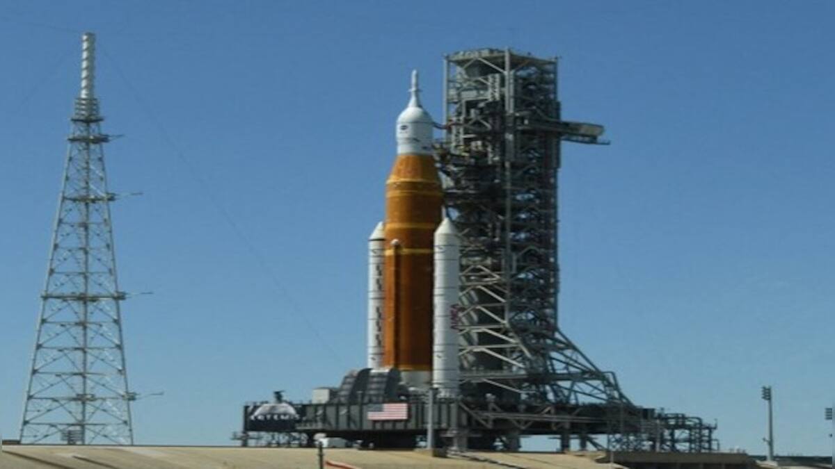 Tourists flock to Florida for NASA's first crewed Moon mission launch ...