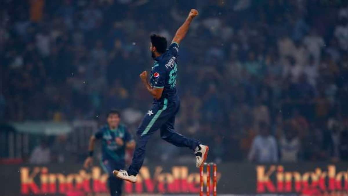 'Nerves of Steel': Debutant Aamer Jamal's brilliant final over earns ...