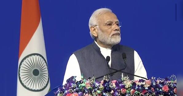 Viral video: Indian Army soldiers sing 'Vande Mataram' with PM Modi in ...