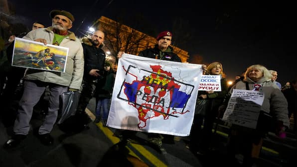 Hundreds of Serbian nationalists rally against Western plan for Kosovo ...