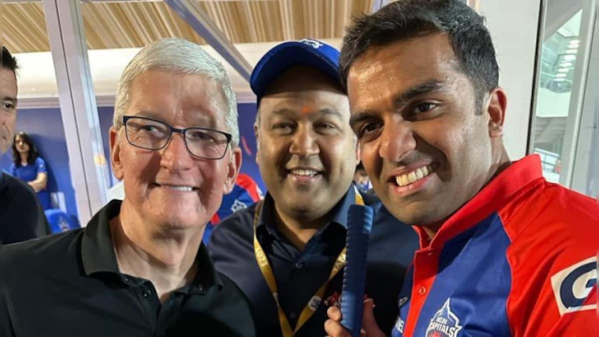 IPL 2023: Apple CEO Tim Cook watched DC vs KKR with Sonam Kapoor, Anand ...