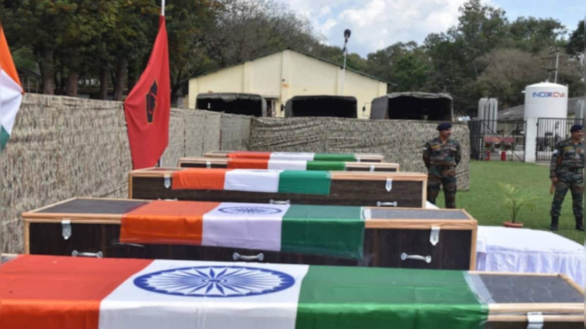 Jammu and Kashmir: Indian Army pays tribute to soldiers martyred in ...