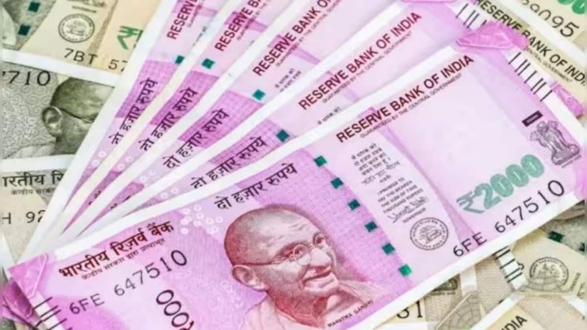 Know how to identify fake Rs 2,000 notes before depositing them in ...
