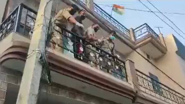 4-day-old baby survives on his own between decomposed bodies of parents ...