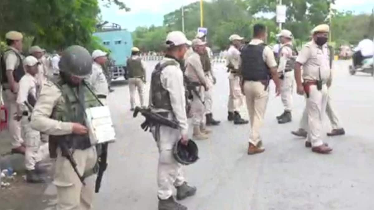 Mob tries to loot weapons from security camp in Manipur's Thoubal; 1 ...