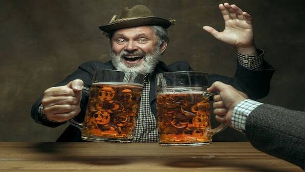 Cheers, Mate! Five brilliant ways to hold your drink – Firstpost