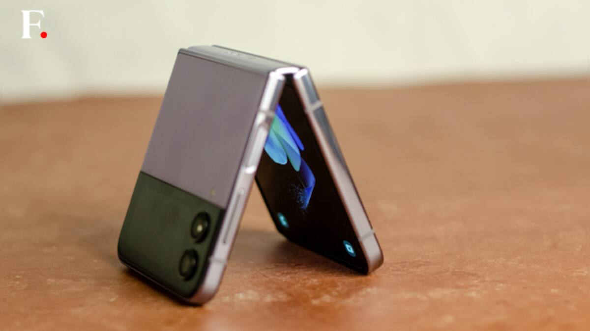 Foldable, affordable: Samsung is planning to make budget-friendly Flip ...