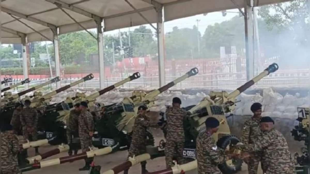 WATCH: Indigenous 105 mm Light Field Guns salute roar for first time on ...