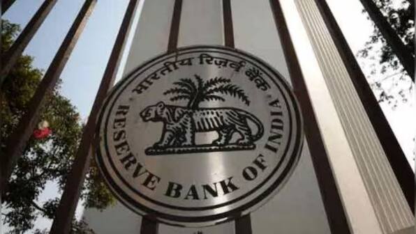 RBI Central Board reviews global, domestic economic situation ...