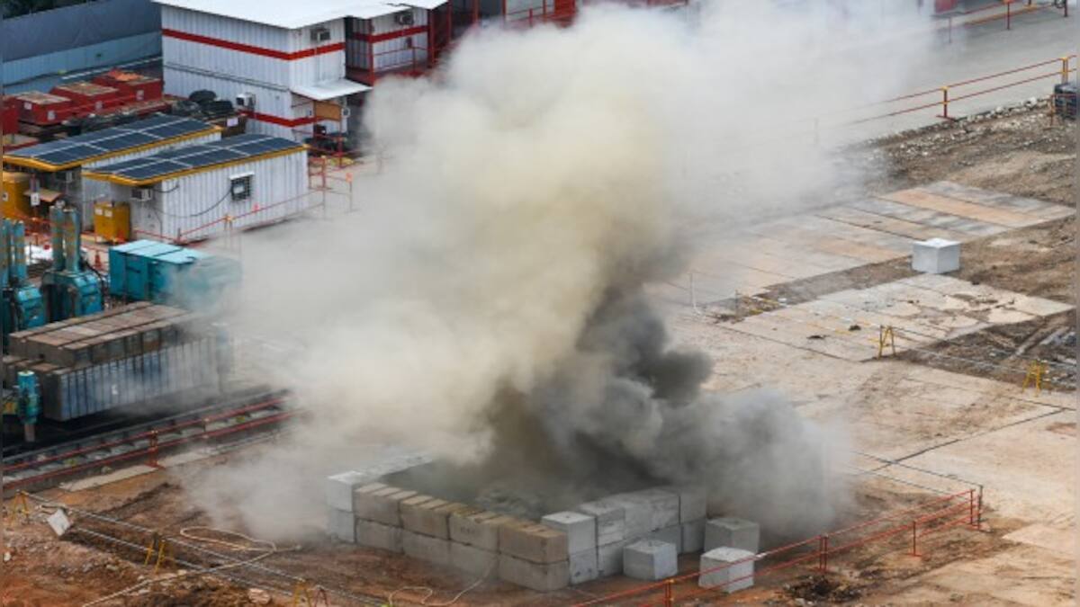 Singapore army specialists explode 100kg WWII-era bomb after thousands ...