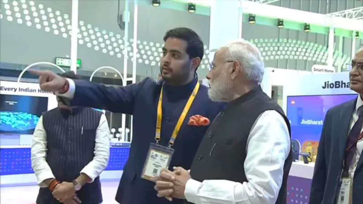 Reliance Jio unveils JioSpaceFiber, India's first satellite-based giga ...
