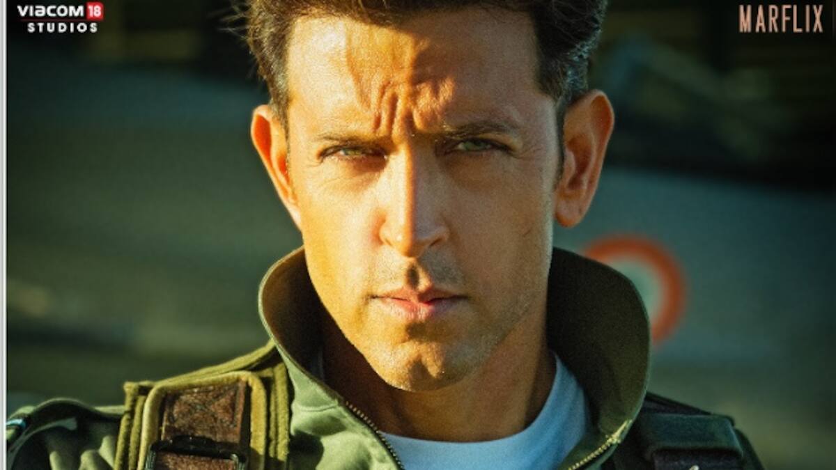 Fighter Poster: Meet Hrithik Roshan as Squadron Leader Shamsher ...