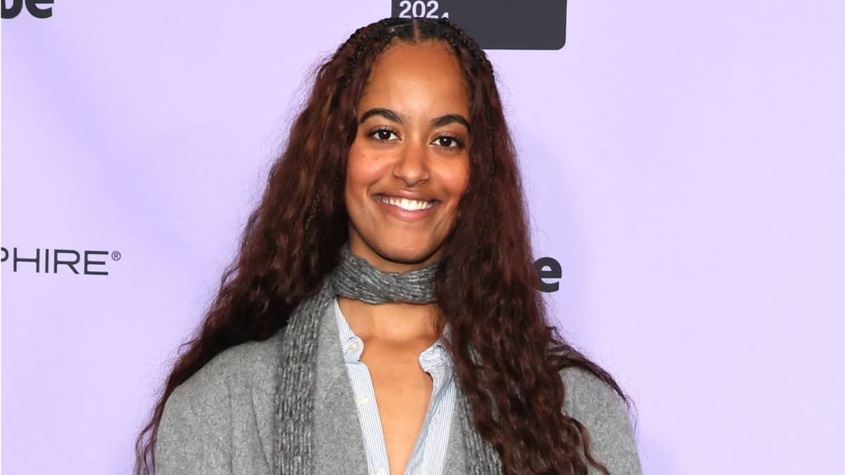 Michelle and Barack Obama's daughter Malia changes her famous surname ...