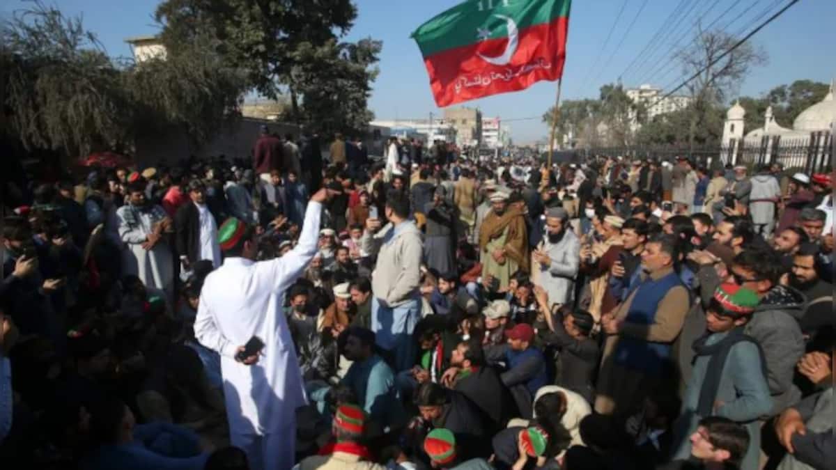 Pakistan polls: PPP-PML-N talks stuck over who gets the prime minister ...