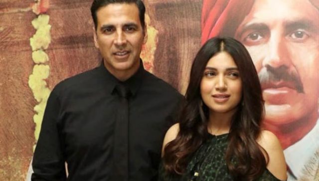 Bhumi Pednekar on Akshay Kumar reading his dialogues by cue cards: 'I ... Bhumi Pednekar on Akshay Kumar reading his dialogues by cue cards: 'I ...