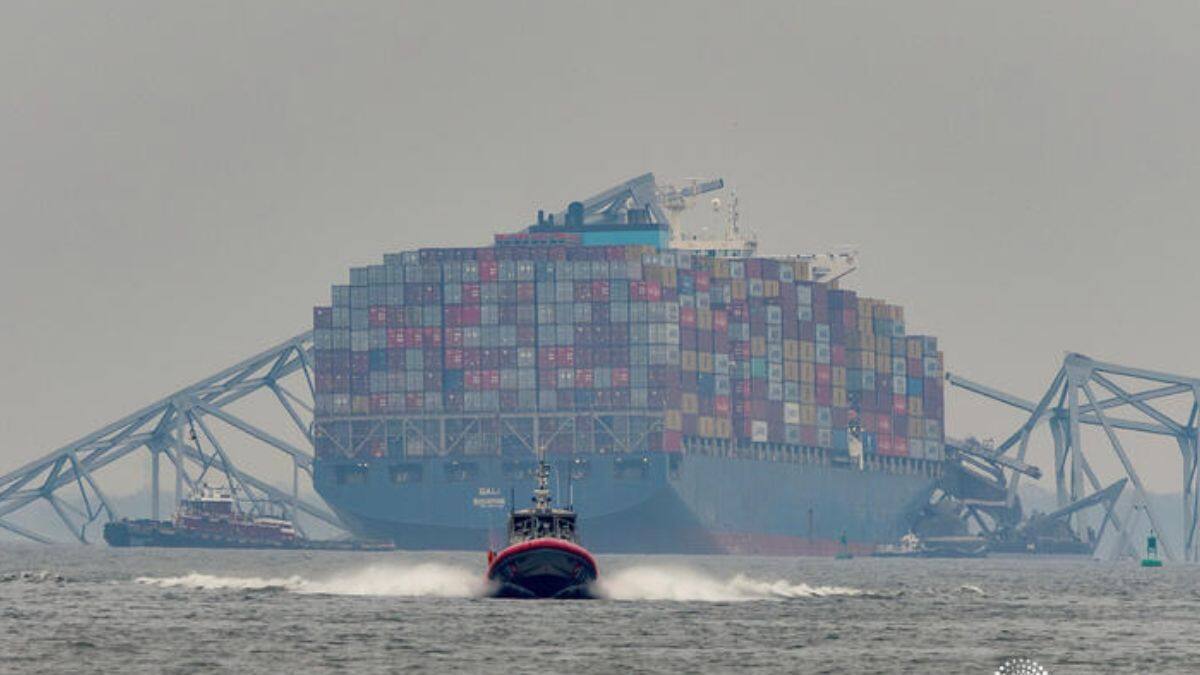 Baltimore bridge collapse: Huge crane put in place to remove debris as ...