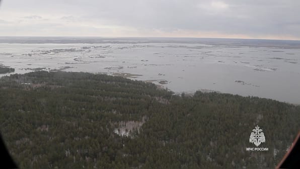 Russia: Water levels in Tobol River around Kurgan cross 'dangerous ...