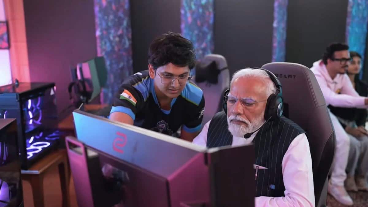 PM Narendra Modi meets India's leading gamers, engages in thorough ...