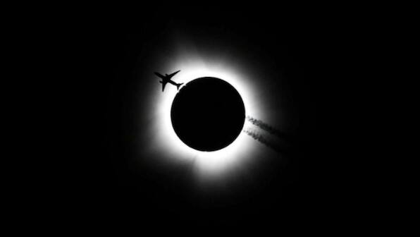 WATCH: The rare total solar eclipse that America witnessed – Firstpost