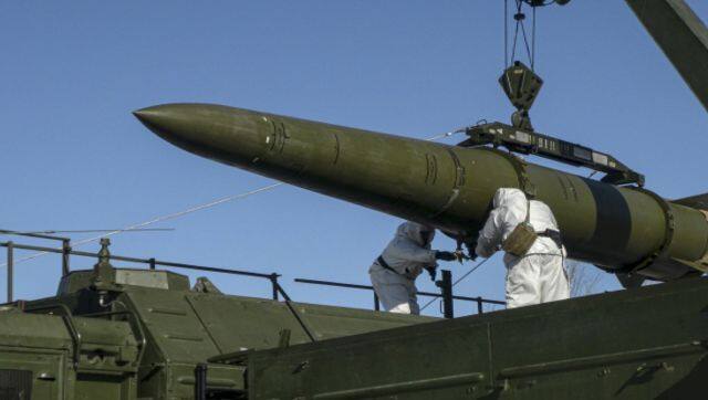 What are tactical nuclear weapons that Russia plans to use in its ...
