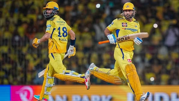 MS Dhoni is batting down the order due to leg muscle tear: Report ...