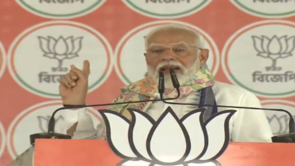 'Daro mat, bhago mat': PM Modi jabs Rahul Gandhi over Rae Bareli move ...