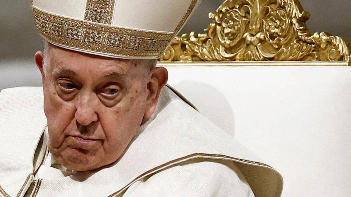 Pope Francis issues apology over alleged homophobic comment – Firstpost