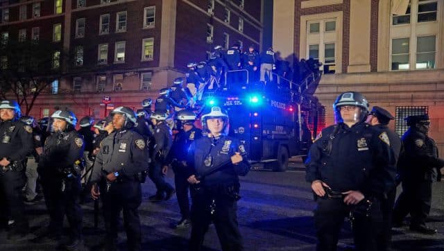 In Photos and Videos: Inside the police raid at Columbia University ...