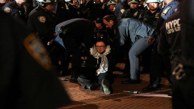 In Photos and Videos: Inside the police raid at Columbia University ...