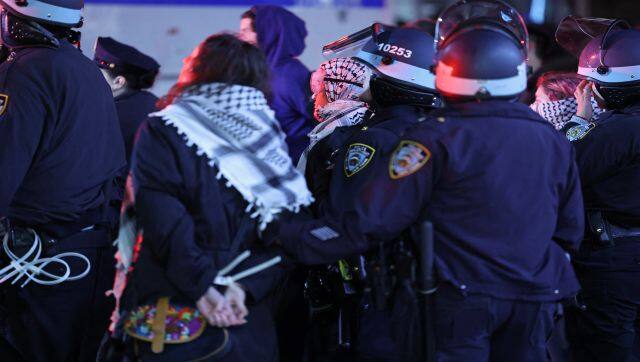 In Photos and Videos: Inside the police raid at Columbia University ...