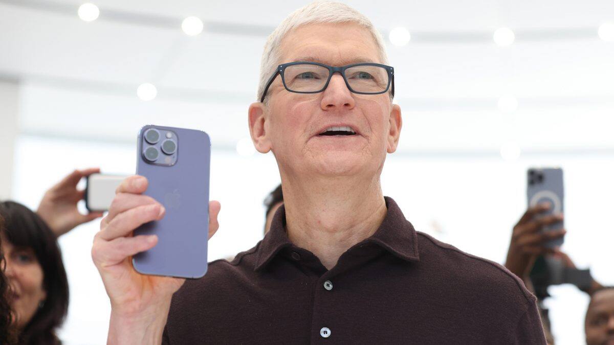 Tim Cook hopes Apple’s AI will solve one of its biggest problems ...
