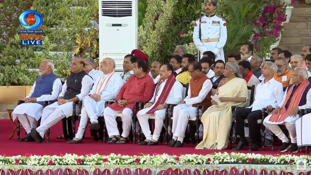 Narendra Modi takes oath as PM of India, NDA govt takes shape with 71 ...