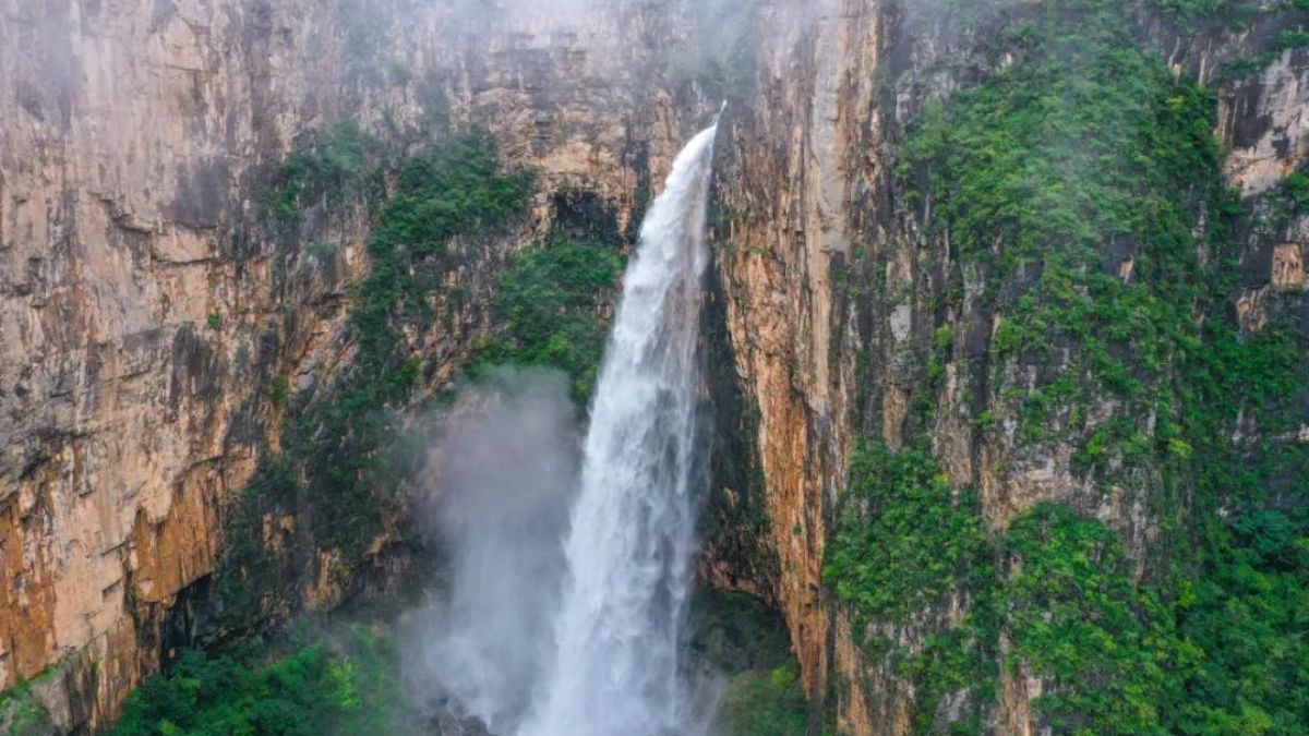 What’s the secret behind China’s scenic waterfall? – Firstpost