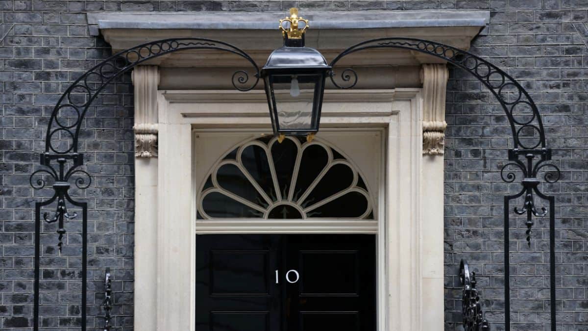 With an in-house cat and ghost, how 10 Downing Street became the UK PM ...