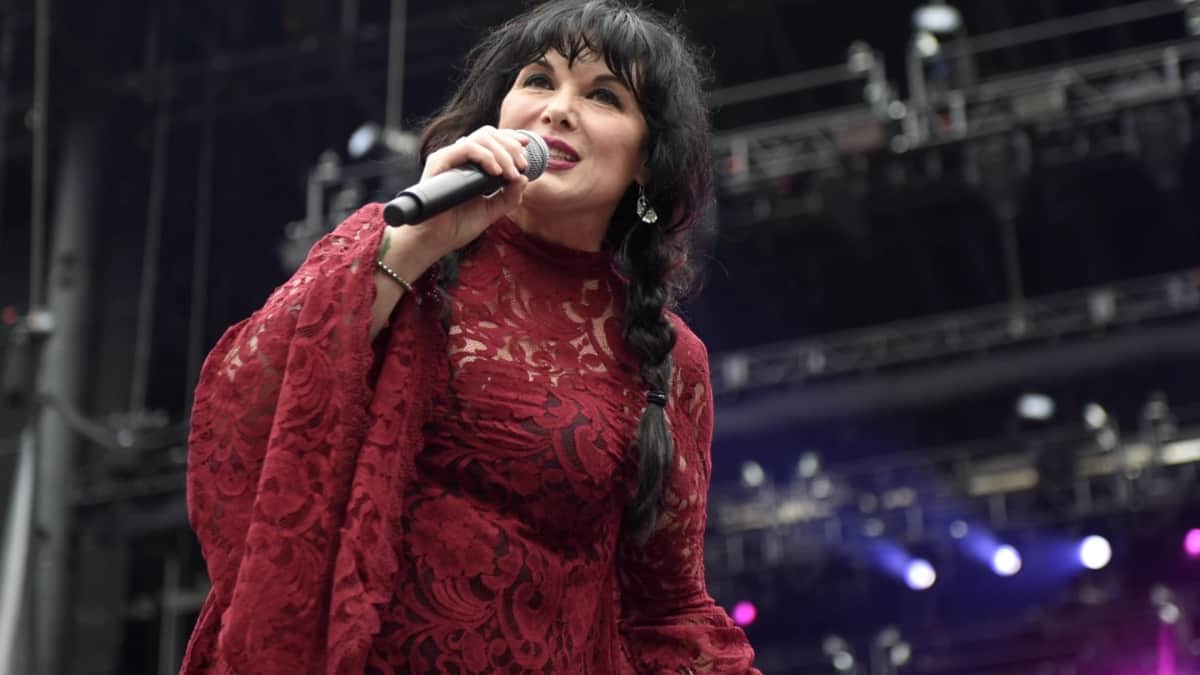 Ann Wilson announces cancer diagnosis, postpones Heart tour – Firstpost