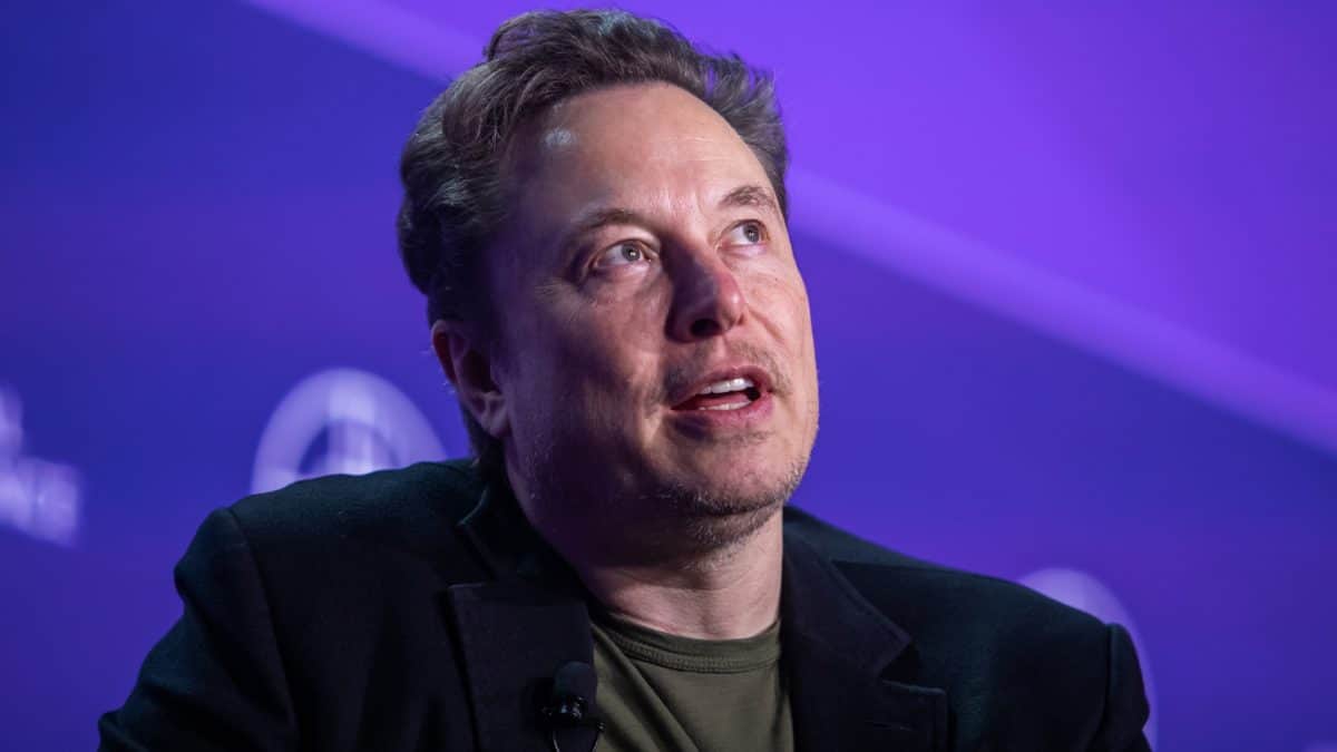 Tesla to delay robotaxi launch, build more prototypes ahead of launch ...