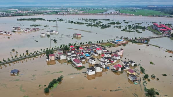 Dam breach triggers severe floods in central China, forces 6,000 people ...