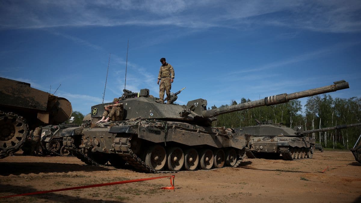 How UK’s Challenger 2 tanks are helping Ukraine in Kursk incursion ...