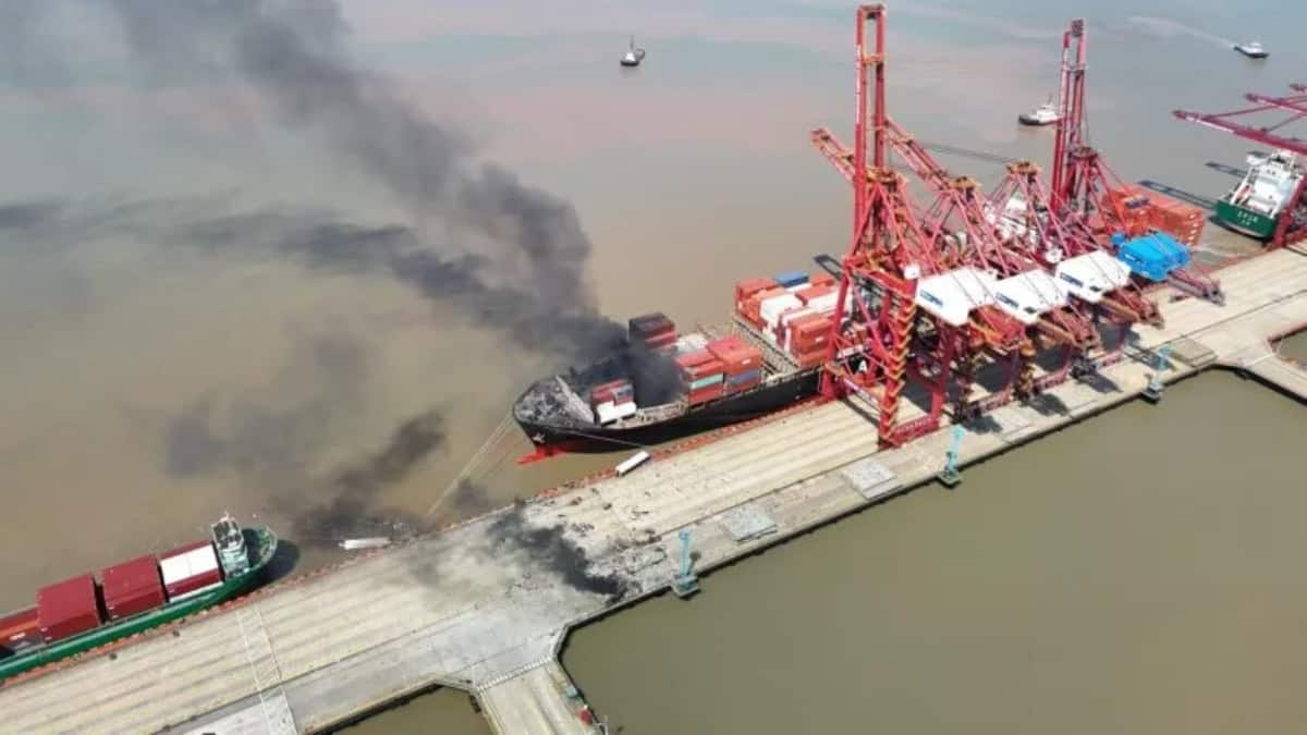 WATCH: Massive explosion rips through container ship stationed at a ...