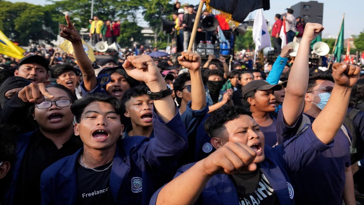 Amid nationwide protests, Indonesia drops plan to revise election laws ...