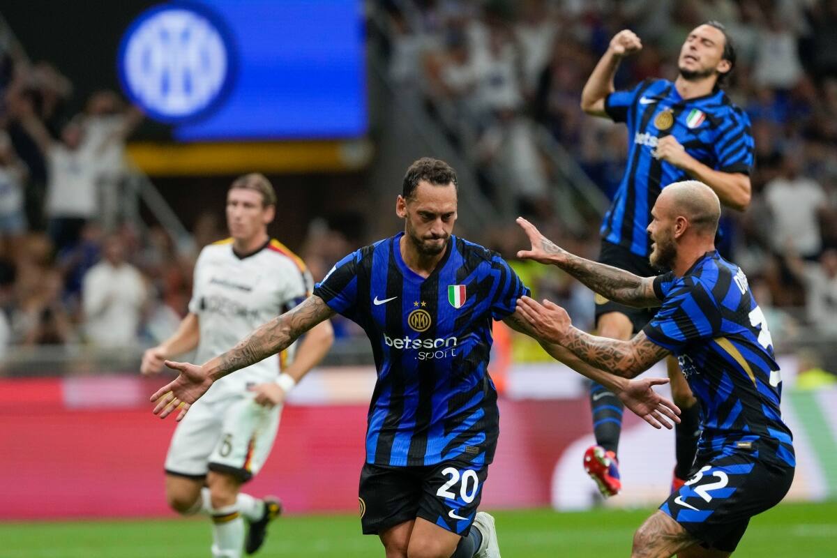 Robert Lewandowski secures Barcelona win over Athletic, Dortmund ease ...