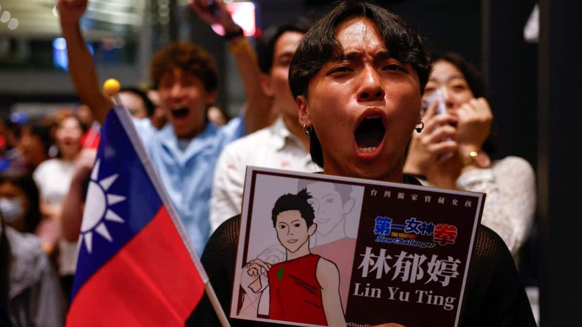 Watch: Taiwan sends F-16 fighter jets to escort Olympics gold medal ...