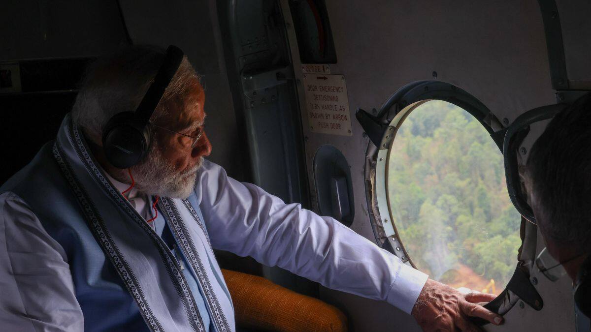 WATCH: PM Modi conducts aerial survey of landslide-hit Wayanad – Firstpost