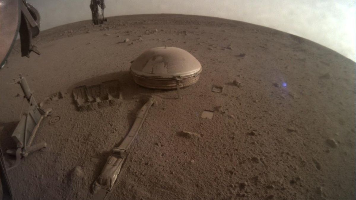 Why is Mars red? Have scientists finally solved this ancient mystery ...