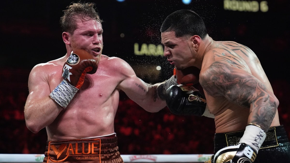 Saul "Canelo" Alvarez retains super middleweight crown with unanimous ...