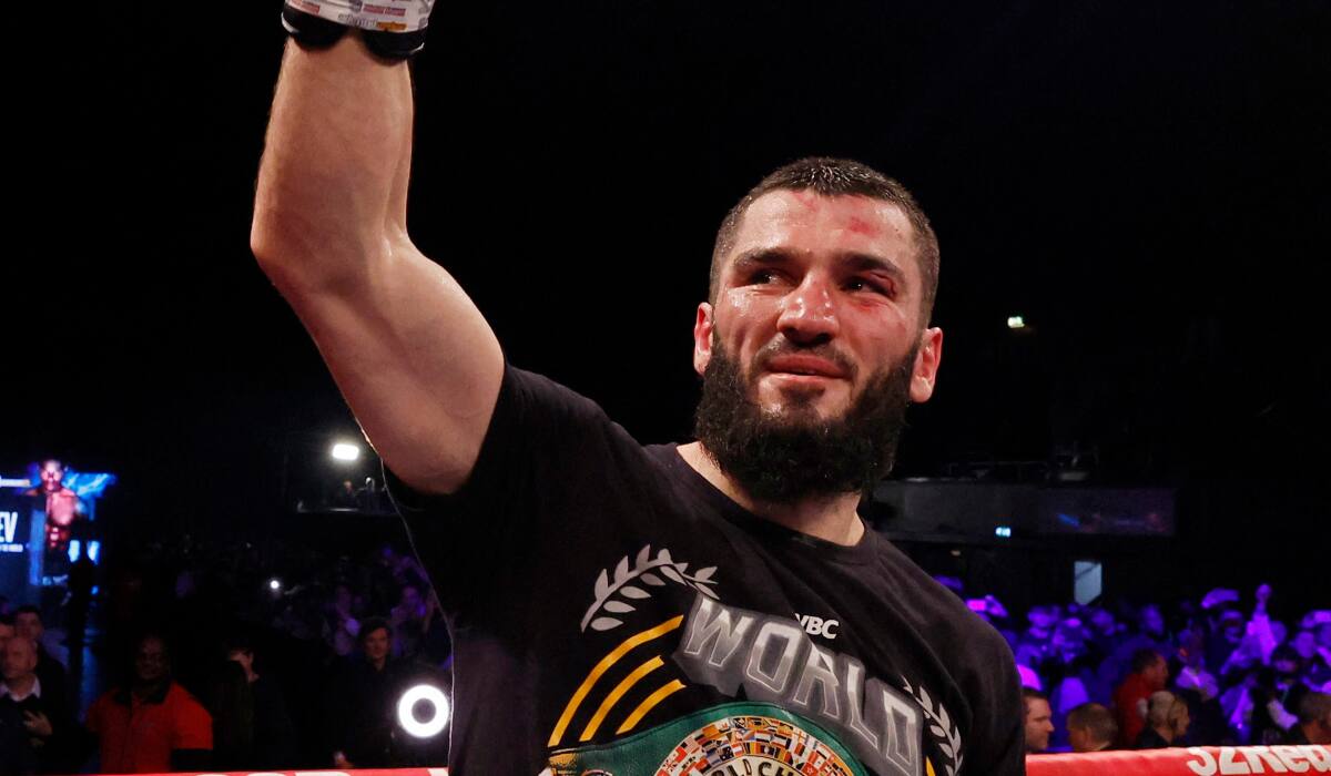 Artur Beterbiev vs Dmitry Bivol: Back the Russian-Canadian fighter for ...