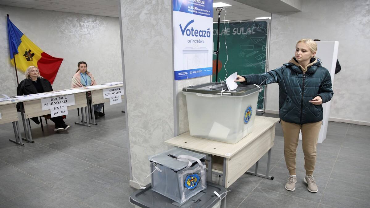 EU referendum and presidential election underway in Moldova despite ...