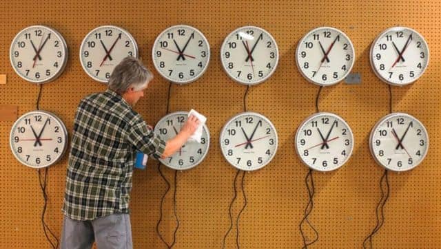 Why doctors are calling the UK to abolish its yearly clock-changing ...