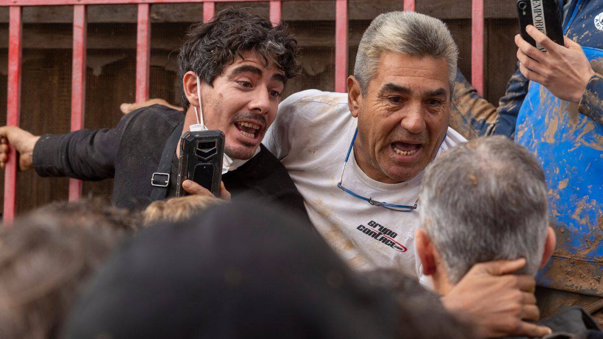 Why is there so much anger in Spain over floods that killed at least ...