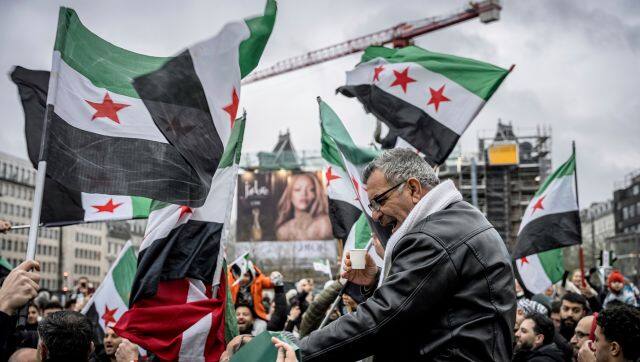 Will Syria’s rebel flag soon replace the country’s official flag ...